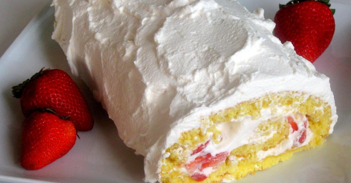 Piškotová roláda se šlehačkou a jahodami od kristina.livoreka. A ...